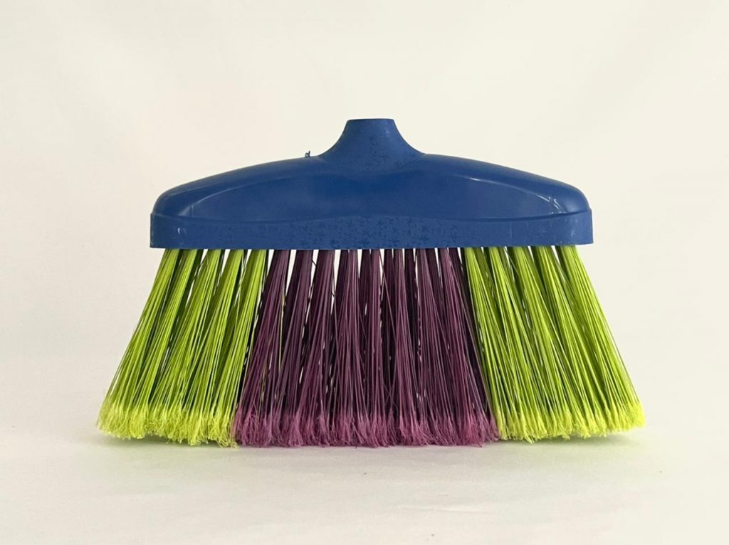 Vassoura Naylon Plumada Bela Dona – Vassouras Mendonça